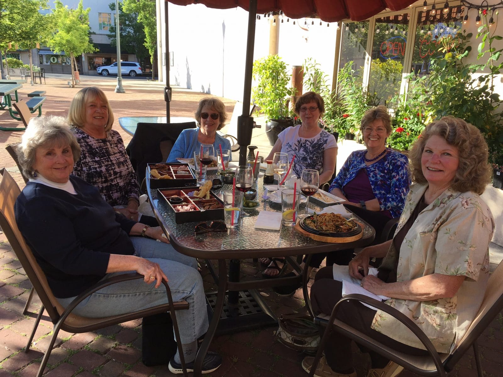 May 2016, Ladies Dining Out - Eagle Point Womens Club