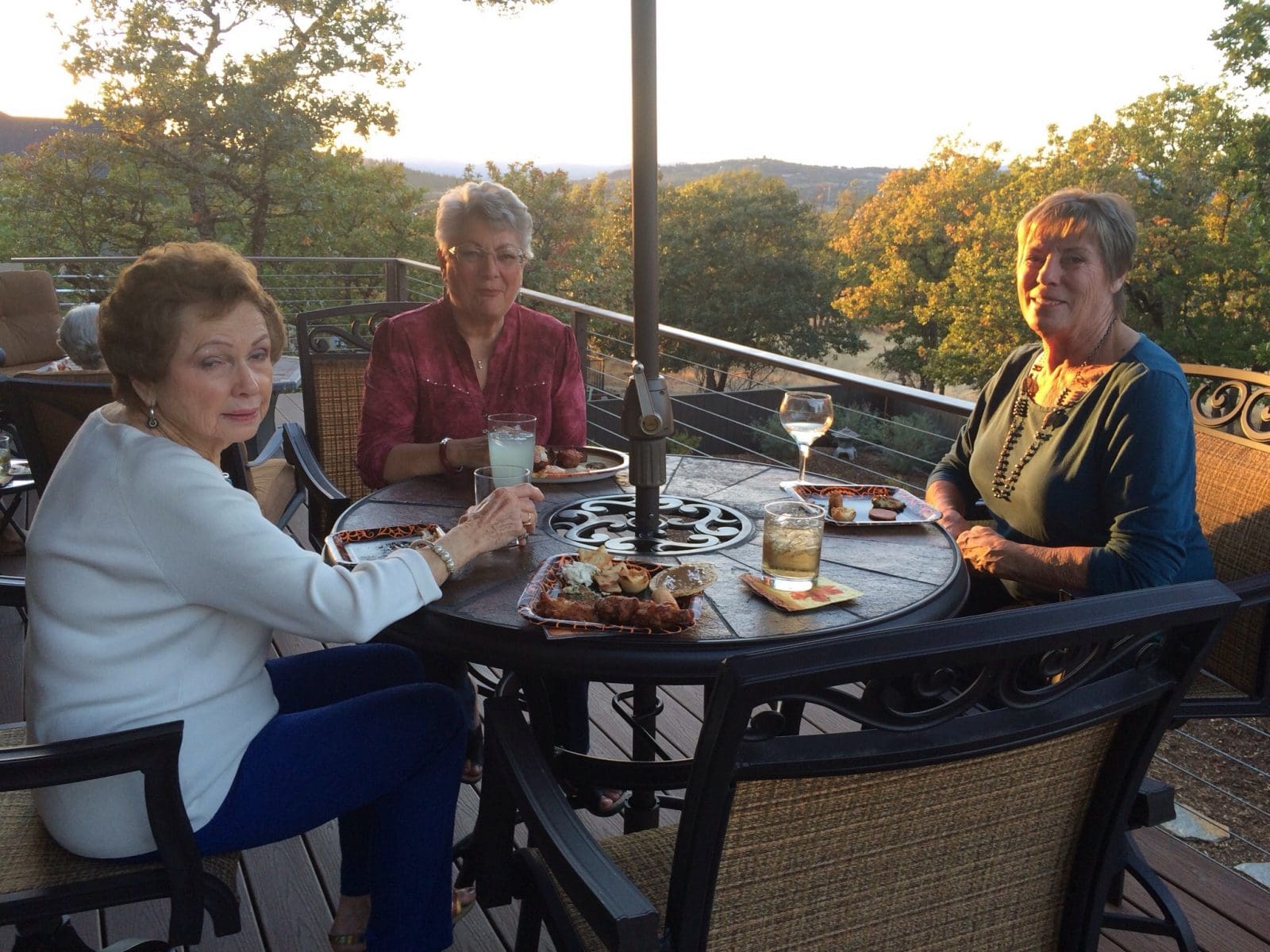 Ladies potluck "housewarm" Linda Sparks' place - Eagle Point Womens Club