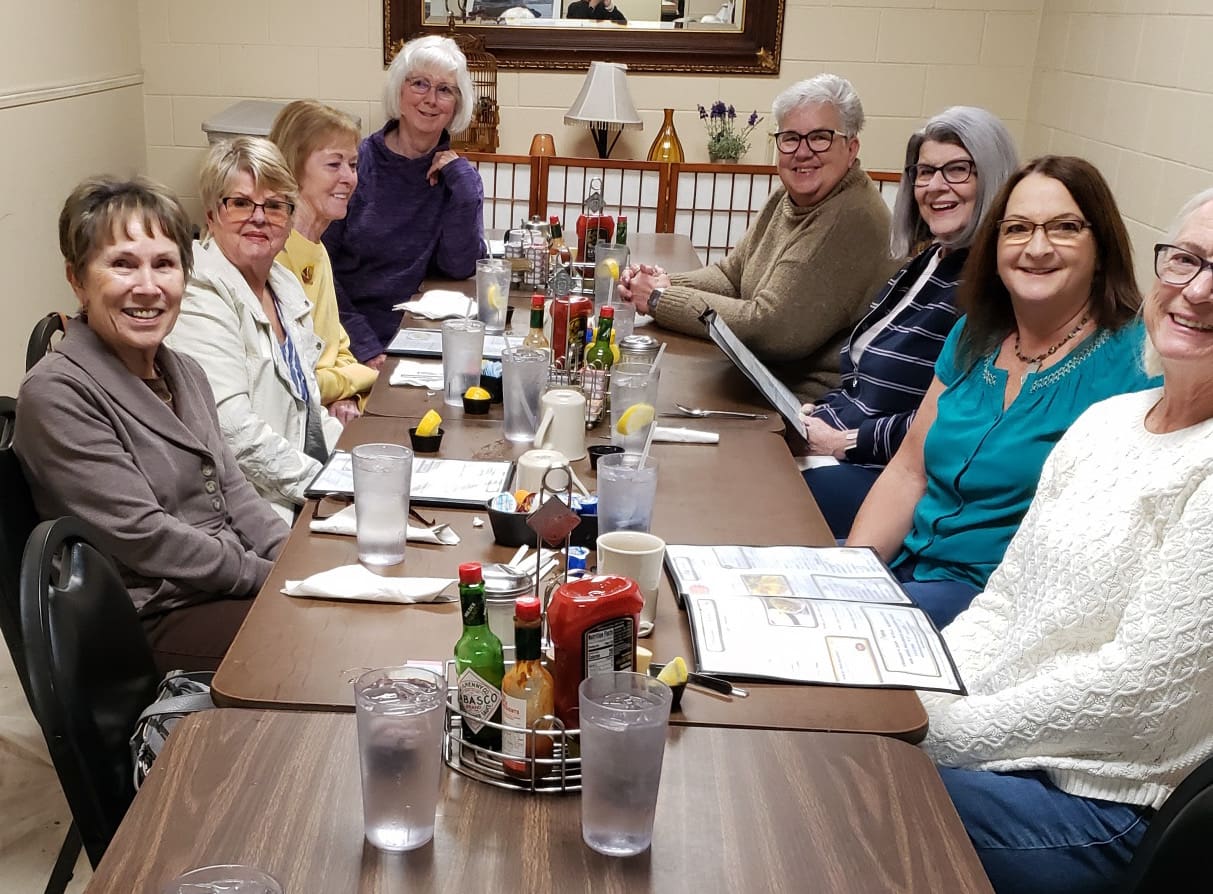 Ladies’ Dining Out Group Enjoys Lunch at Parkside - Eagle Point Womens Club